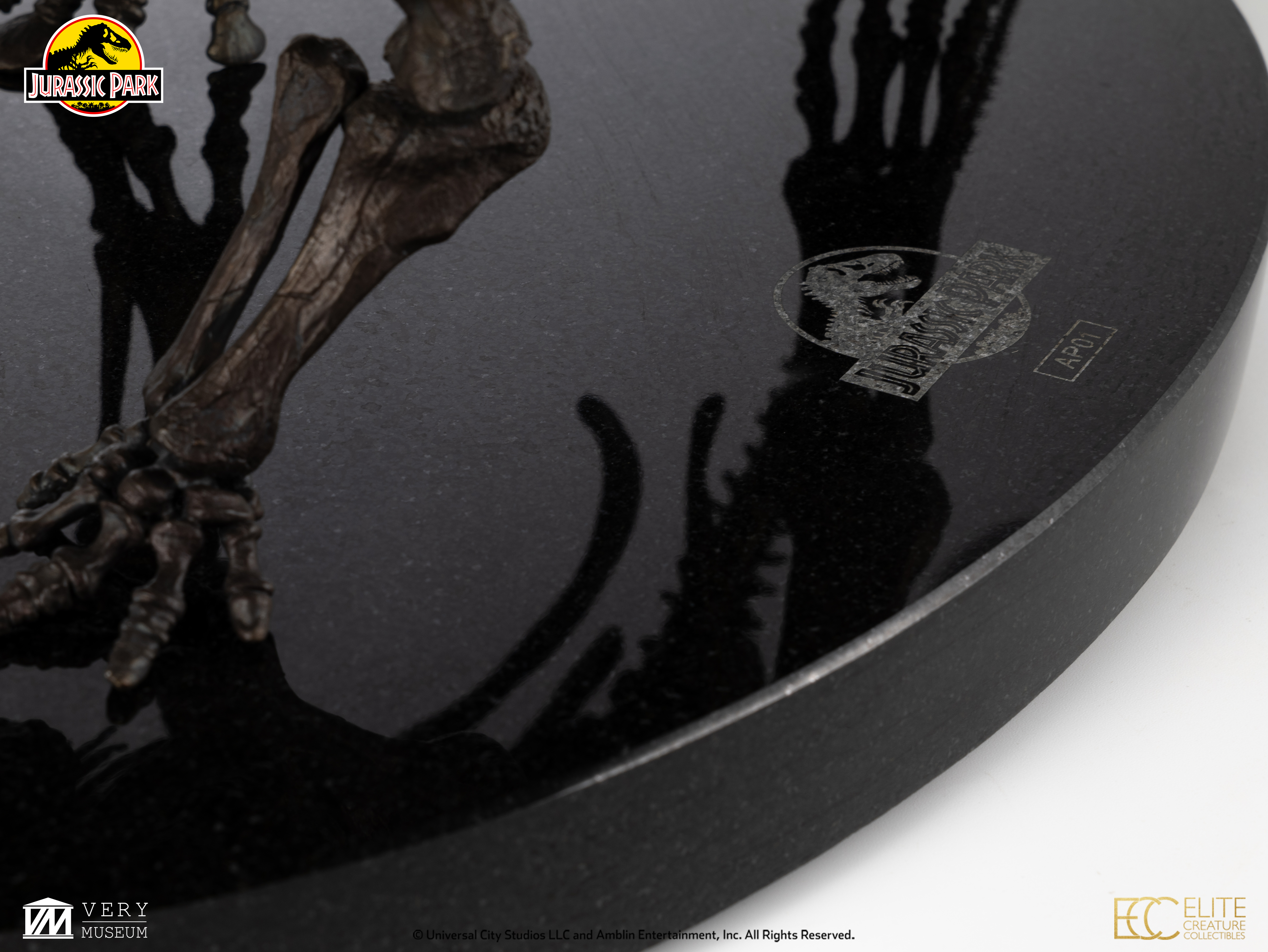 Triceratops Fossil Skeleton – 1:12 Scale Bronze : Cinemaquette ...